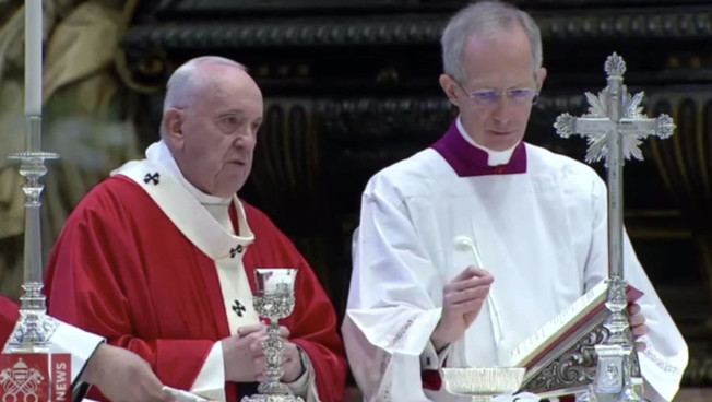 Così tolgono il microfono a Papa Francesco. Ma il messaggio arriva ...