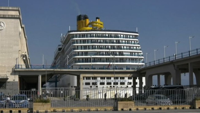 Coronavirus, finita odissea Costa Mediterranea: sbarcata a Napoli – Il ...