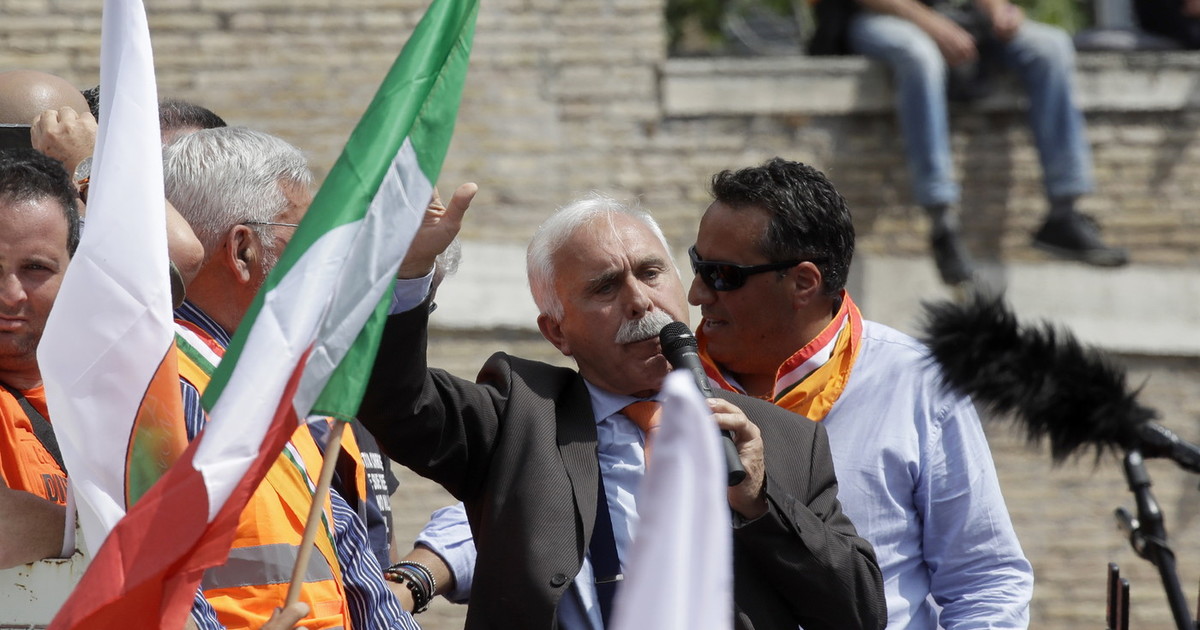 Gilet arancioni, l'ex generale Pappalardo guida la rivolta sociale ...