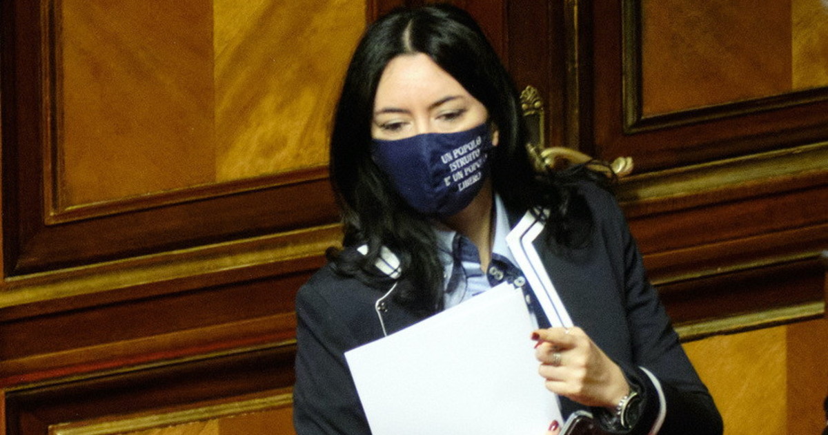 È un ministro o il mago Otelma? Salvini senza pietà sulla Azzolina – Il ...