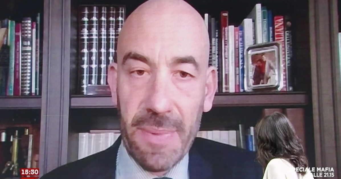 Tagadà, è guerra aperta tra virologi. Bassetti affonda Crisanti: "Non ...