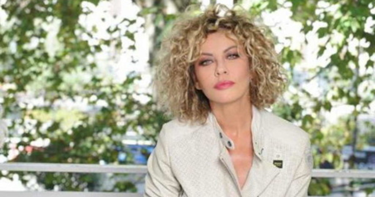 "La mia prima vita da benzinaia". Eva Grimaldi a nudo da Fellini al ...
