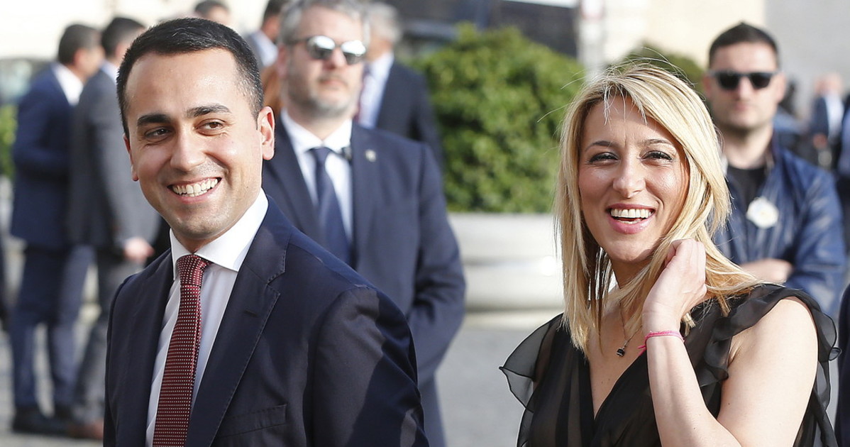 Virginia Saba scende in piazza con no vax e putiniani, imbarazzo Di ...