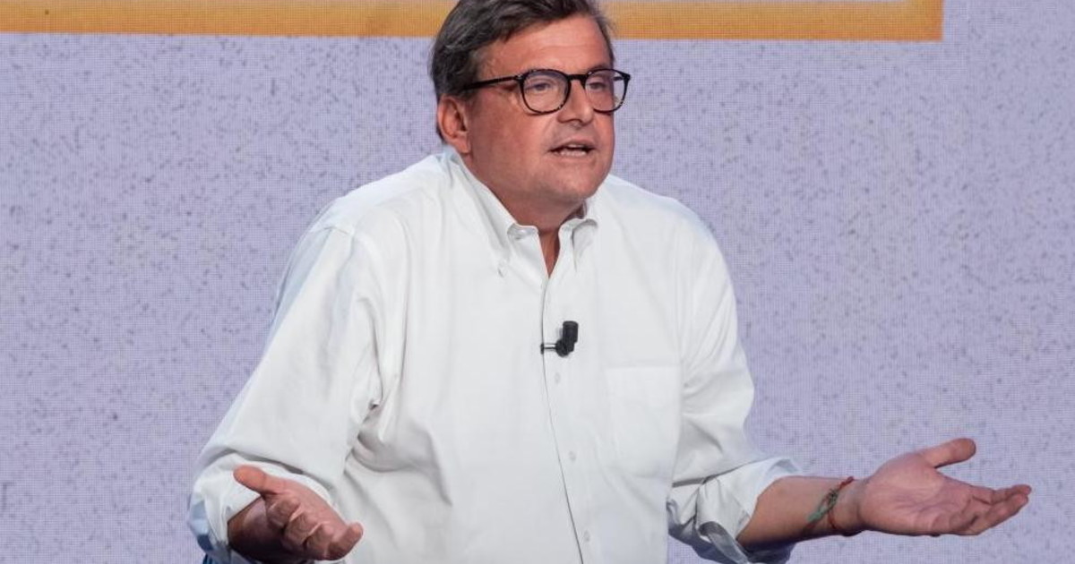 Carlo Calenda "sees" Draghi's return in six months. The plan to stop ...