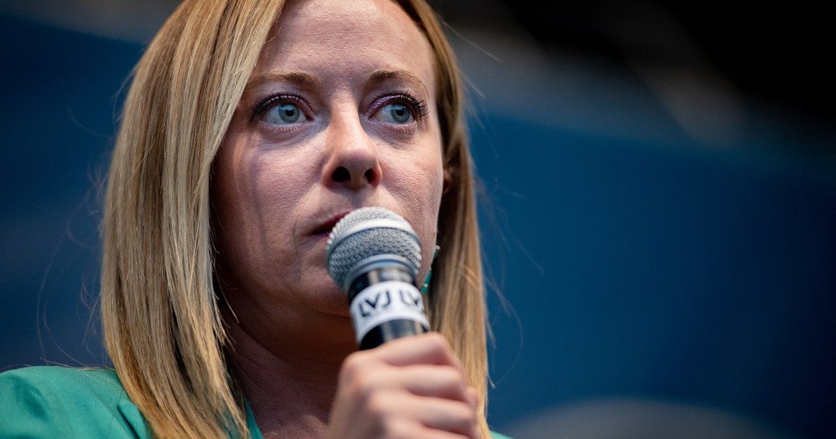 Giorgia Meloni fulmina la giornalista: "Quando mi candiderò in Ungheria ...