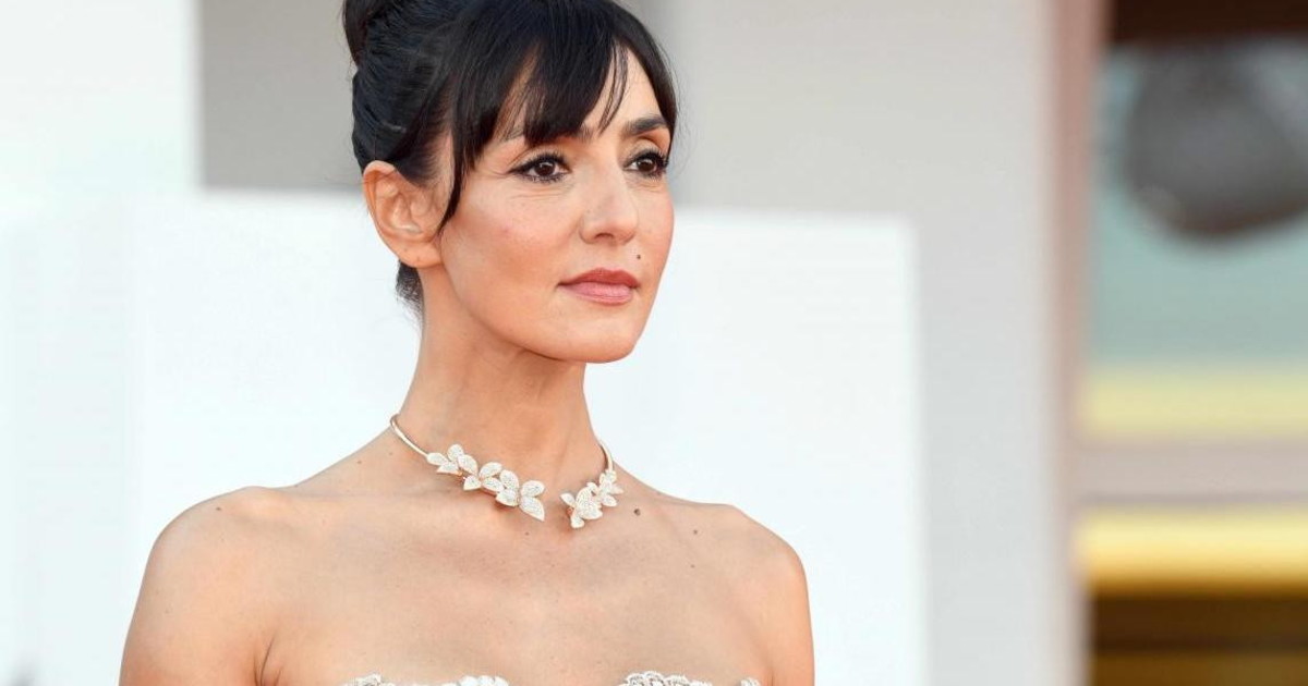 Ambra Angiolini "non se ne va da casa mia". La wedding planner è ...