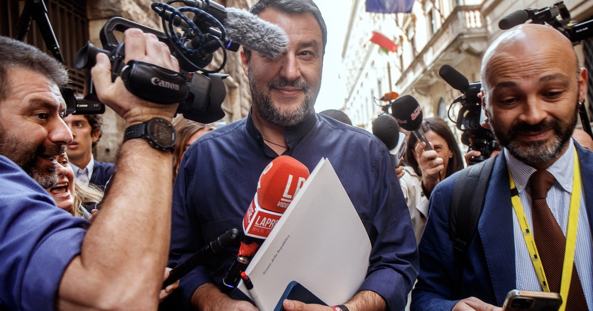 Governo, la Lega non molla: Salvini agli Interni. Per l'Economia ...