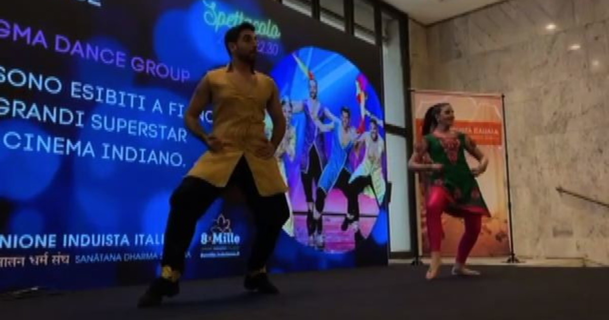 Danza Bollywood sfrenata al Festival induista della luce a Roma – Il Tempo