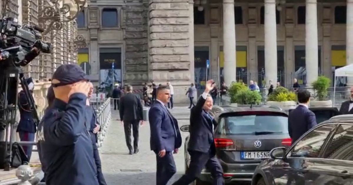 Draghi lascia Palazzo Chigi dopo il passaggio di consegne a Meloni – Il ...