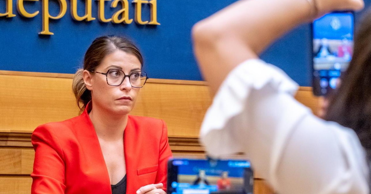 Le battaglie di Lady Fratoianni: via il "merito" dal ministero dell ...
