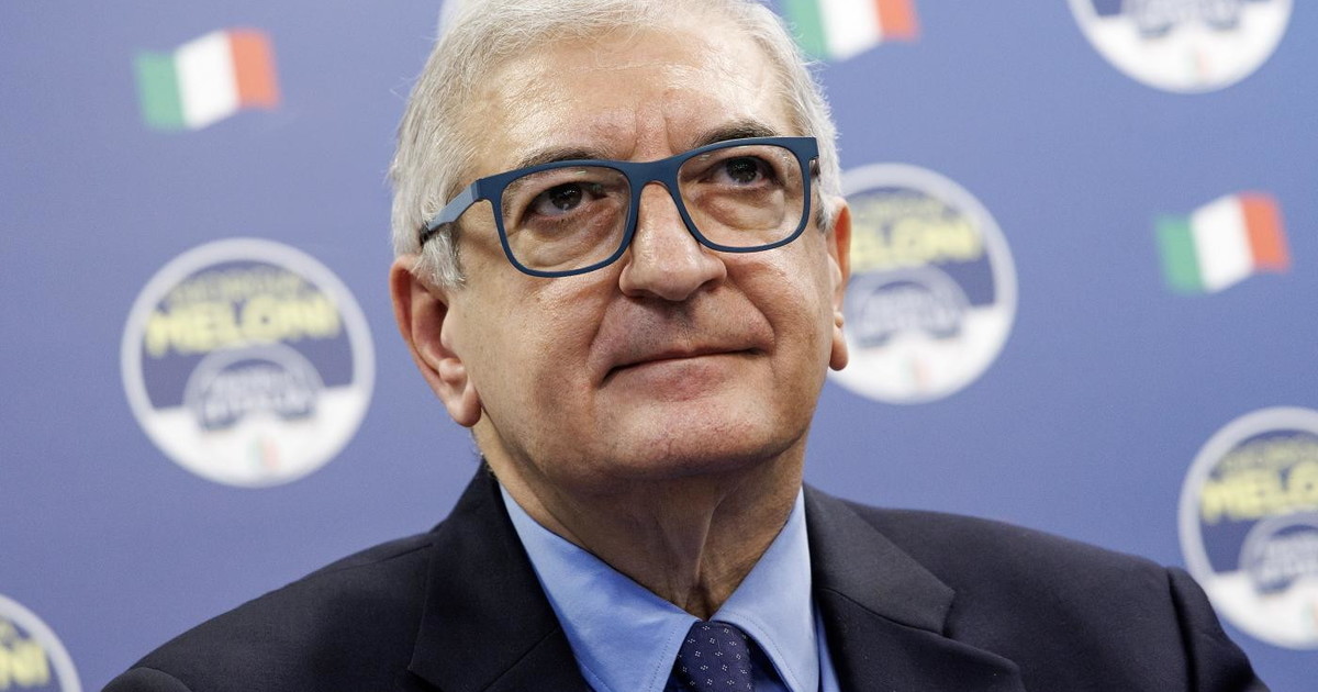 Migranti, Foti distrugge l'opposizione Pd: "Una piazzata, non vale ...