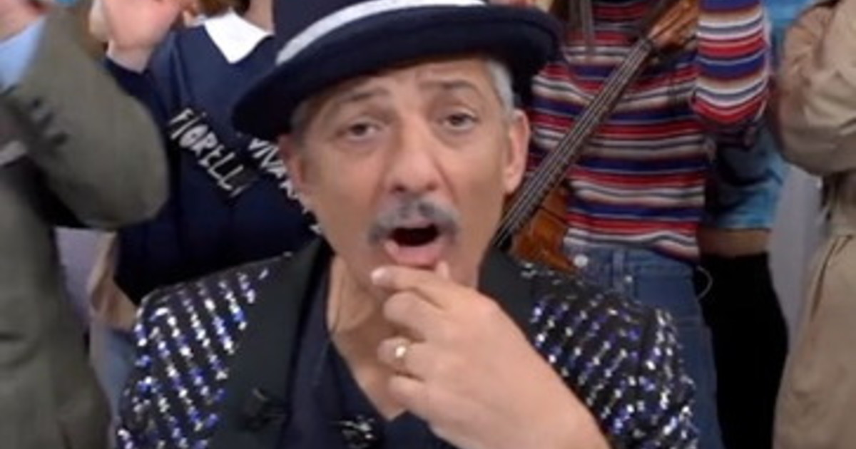 Viva Rai2, "quanto ti pagano?". Fiorello lascia di stucco Charlie ...