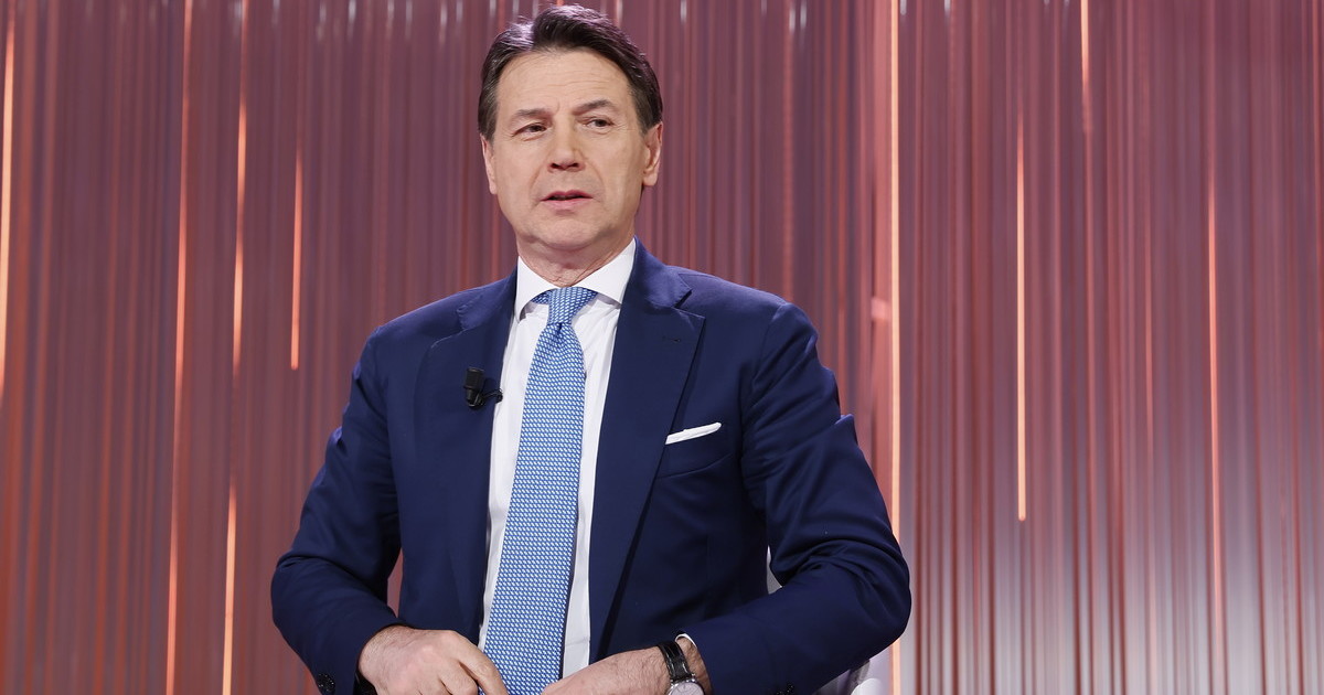 Figuraccia di Conte: presenta una legge sul conflitto di interessi, ma ...