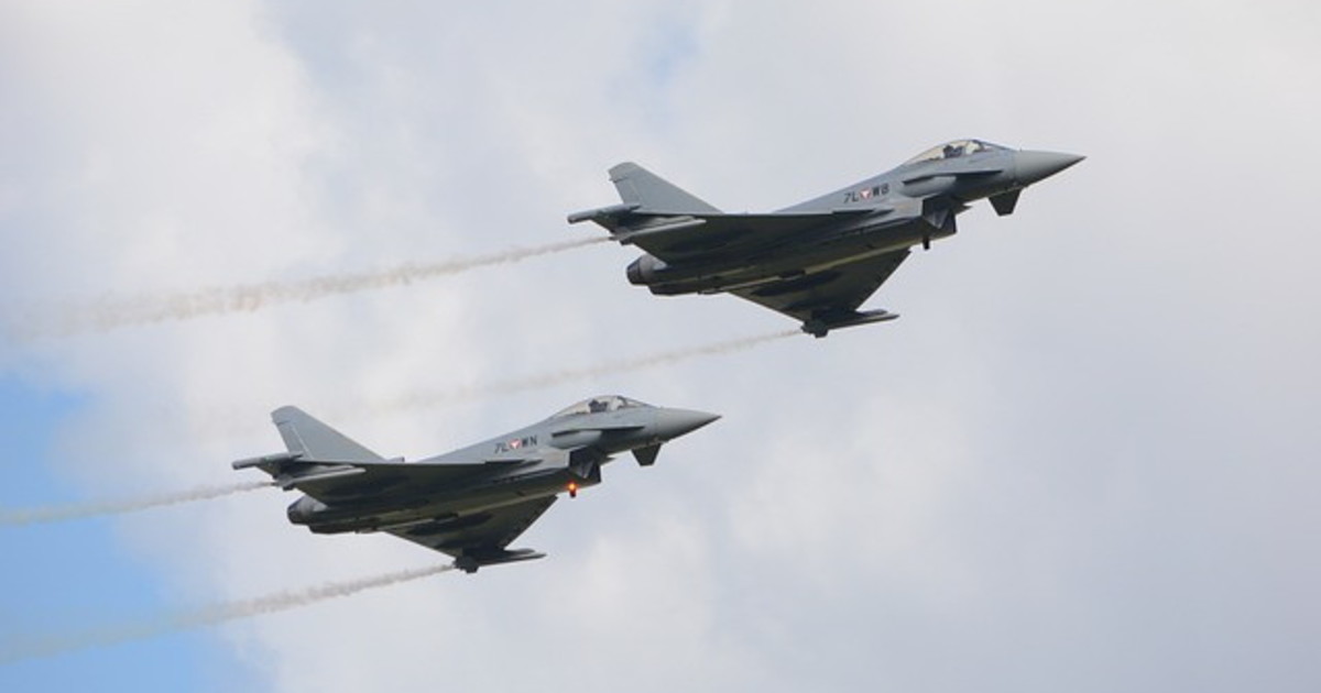 “Aereo dirottato”. Allarme nei cieli, caccia dell'Aeronautica in volo ...