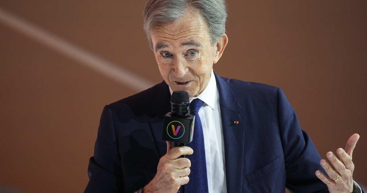Napoli Il Super Yacht Di Arnault Viene Respinto In Porto Caos A