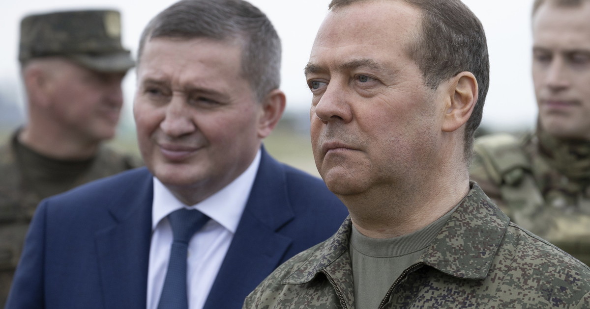 Russia, Medvedev prepara l'armageddon atomico: attacco simultaneo alle ...
