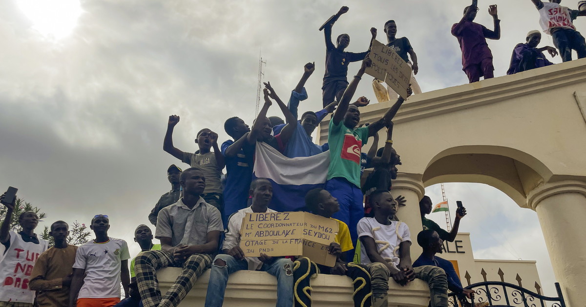 Niger, “useremo la forza”. L'ultimatum ai golpisti sta per scadere: si ...