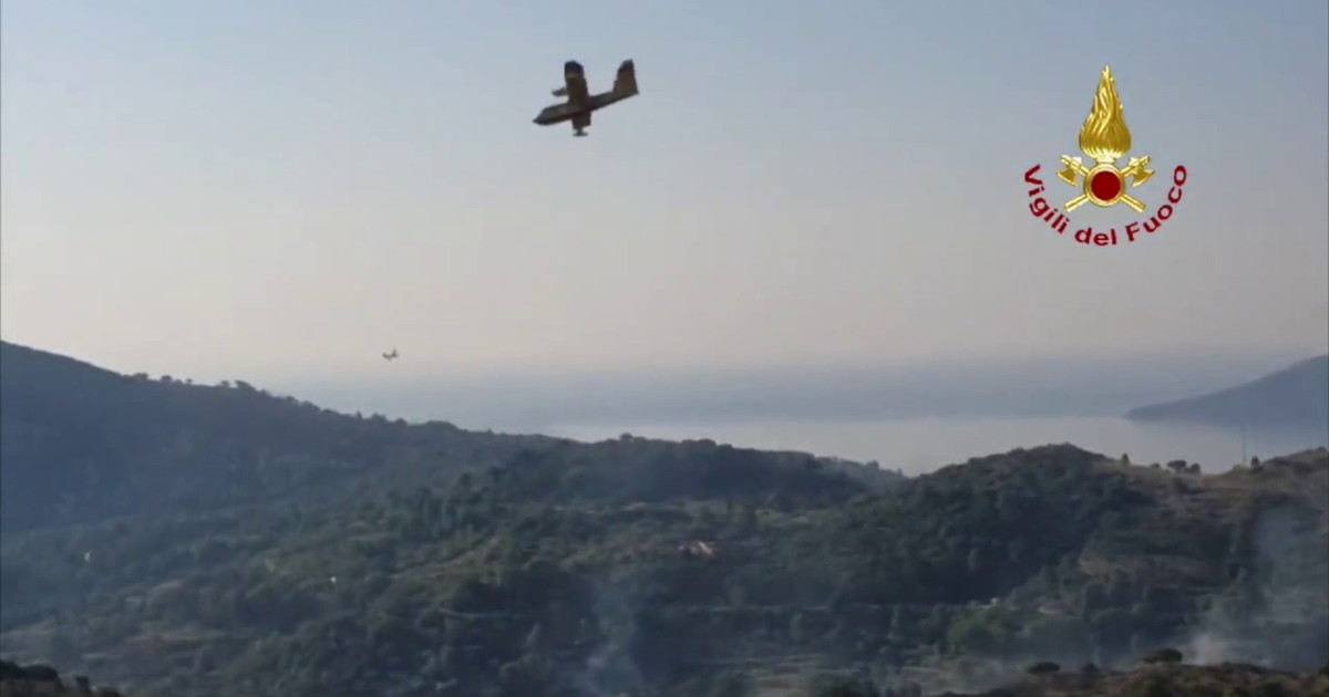 Incendio all'Isola d'Elba, le immagini – Il Tempo