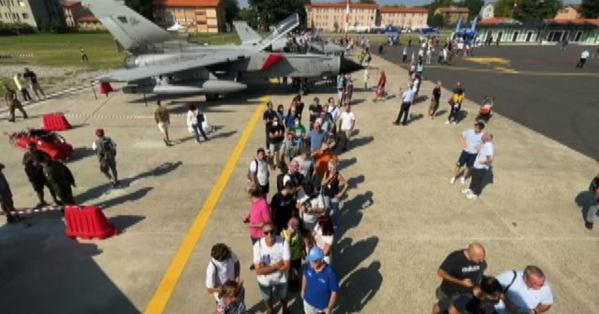 All'aeroporto di Milano-Linate l'open day dell'Aeronautica Militare ...