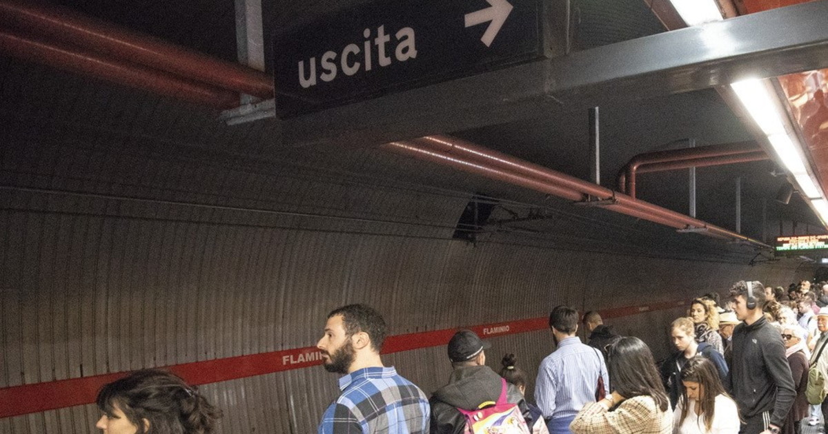 Roma, scatta l'allarme bomba in una fermata della metro A – Il Tempo