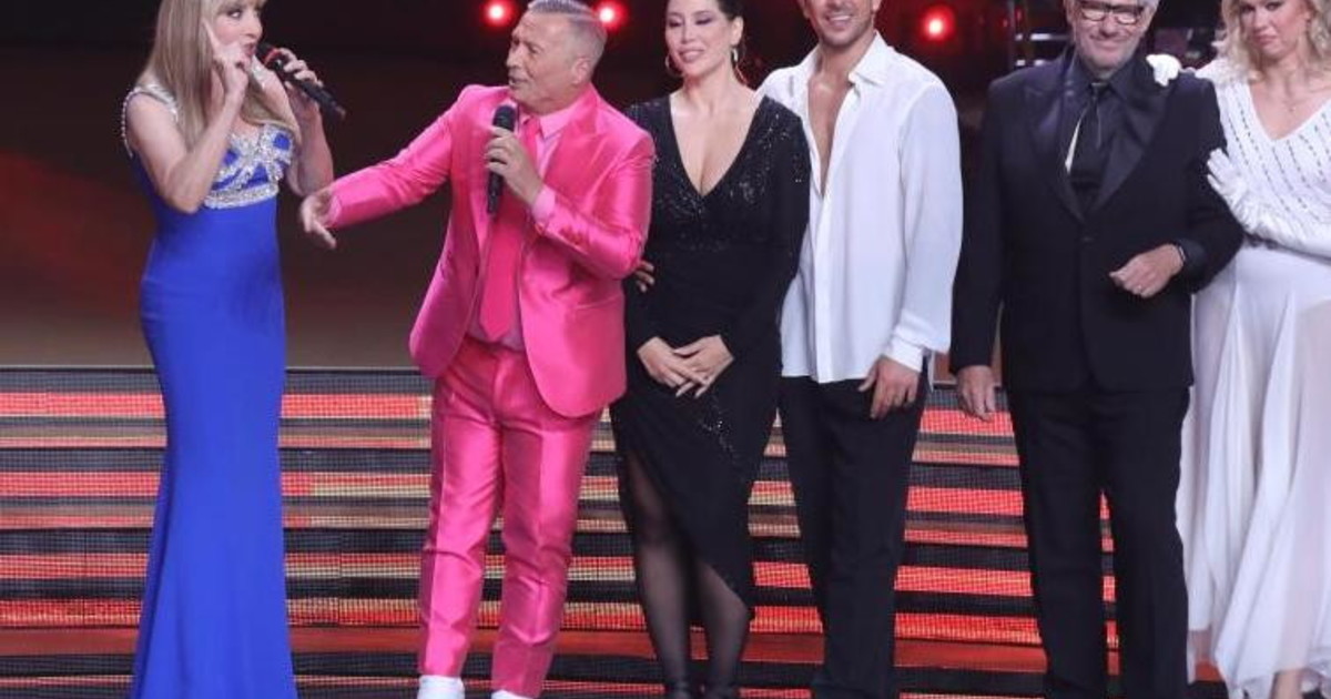 Ballando con le Stelle, "blu Estoril"? Selvaggia Lucarelli non si tiene ...