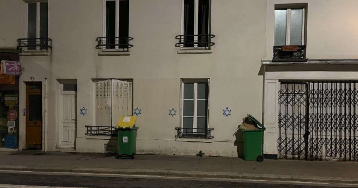 Stelle di David su edifici e banche. L'inquietante messaggio a Parigi ...
