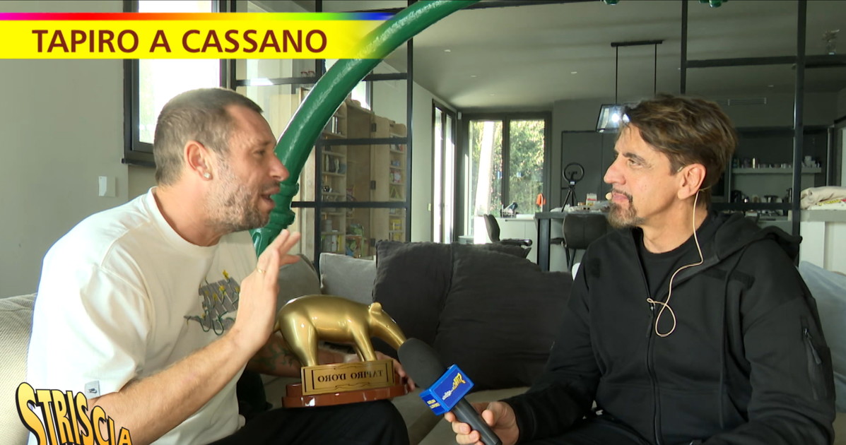 Striscia la Notizia, Cassano senza BoboTv. Staffelli gli consegna il ...