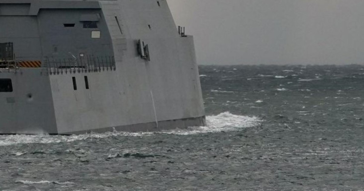 Red Sea, Iran deploys Alborz supership - The Nation View