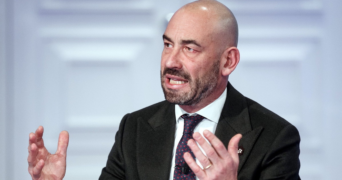 Influenza, la previsione di Matteo Bassetti: "Quando arriverà il picco ...