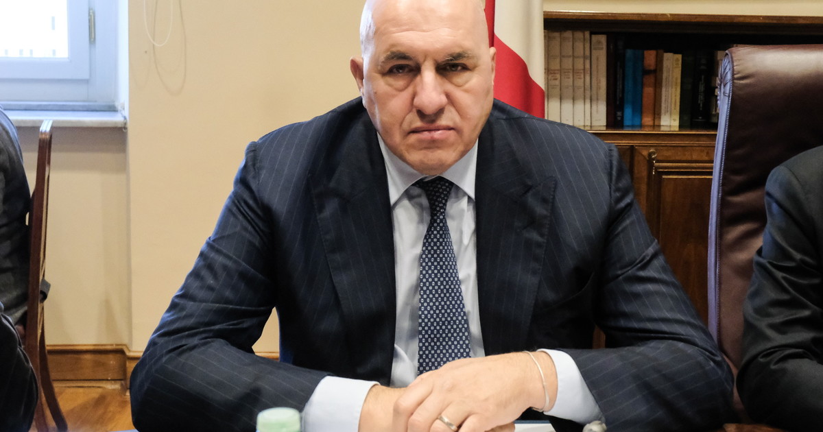 Mar Rosso, Crosetto alza la voce: “Gli Houthi sono un strumento di Cina ...