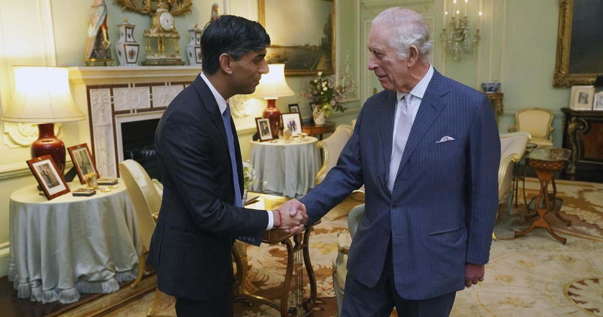 Re Carlo, "fino alle lacrime": spunta il retroscena sull'incontro con ...