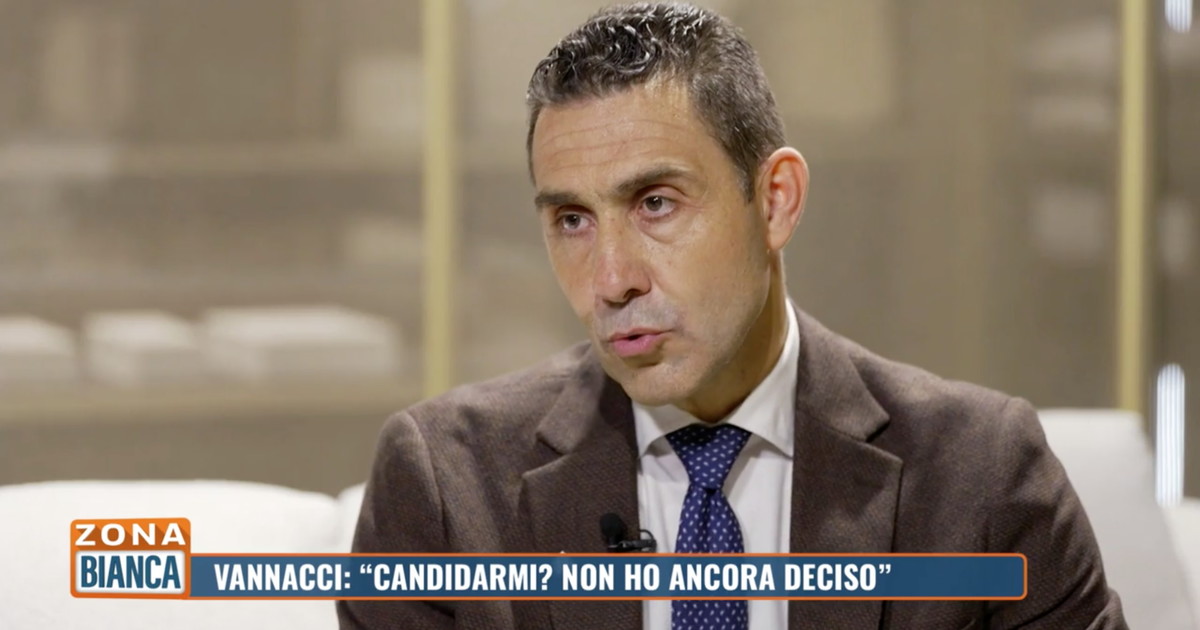 Vannacci, l'intervista a Zona Bianca: “Un mio partito? Bellissimo, una ...