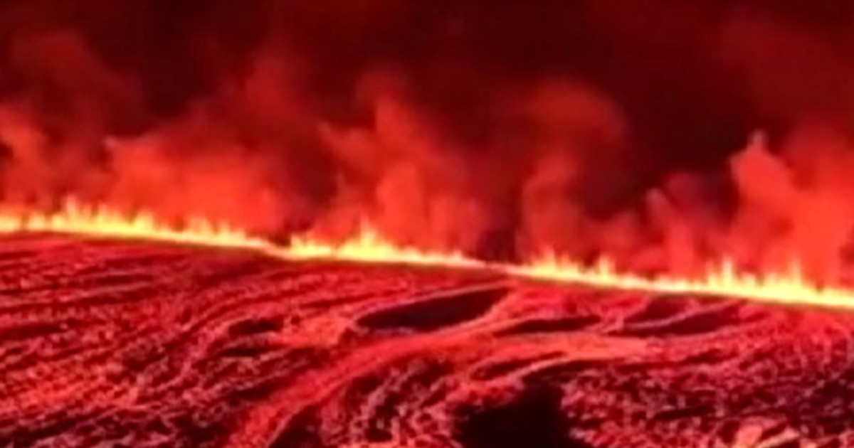 Islanda, "accumulo di magma": il vulcano erutta. Le immagini ...