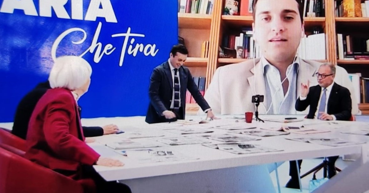 L'aria che tira, la sparata di Bompiani su Toti: "Quando Berlusconi...", che scontro con Mulè ...