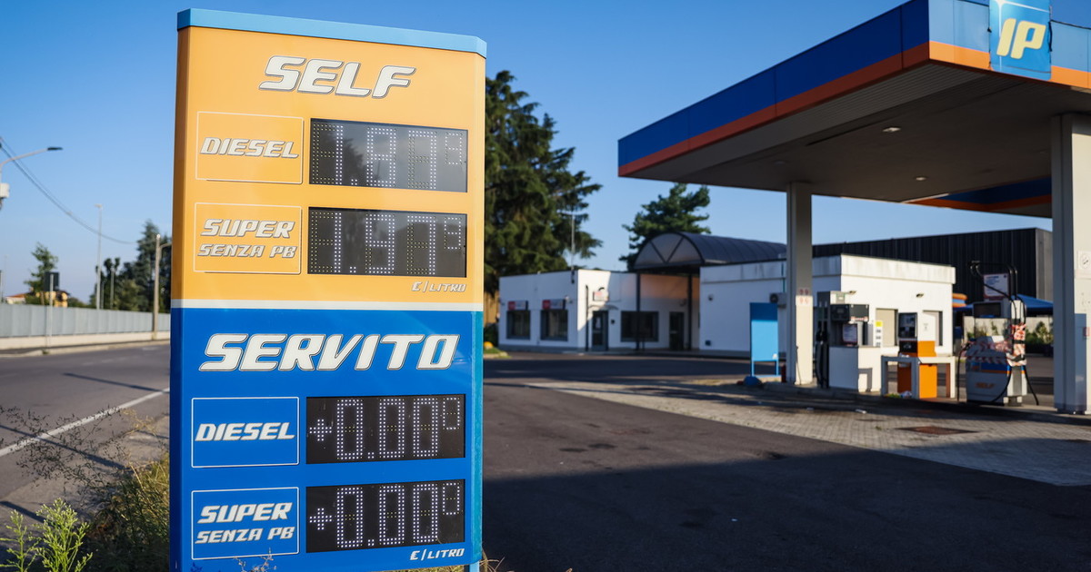 Prezzi benzina, scende il costo. Ma la vera buona notizia è sul diesel ...