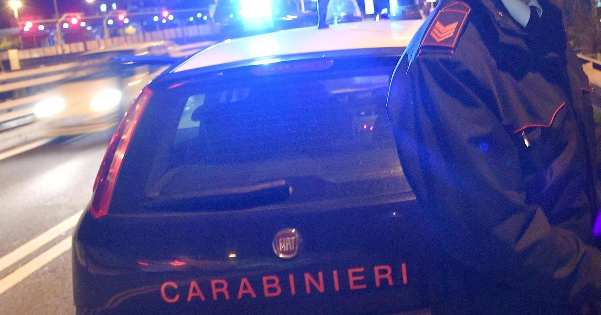 Versilia, fugge in moto all'alt dei carabinieri: inseguimento e ...