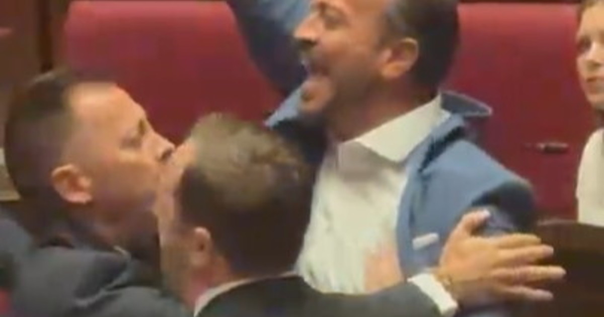 Riforma della giustizia, il grillno Donno scatenato: il video clamoroso ...