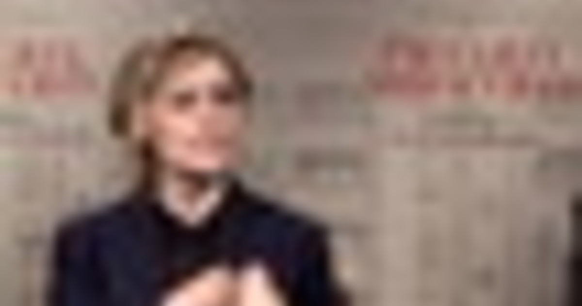 Greta Scarano in "Piccolo miracolo": una non vedente che cura gli altri ...